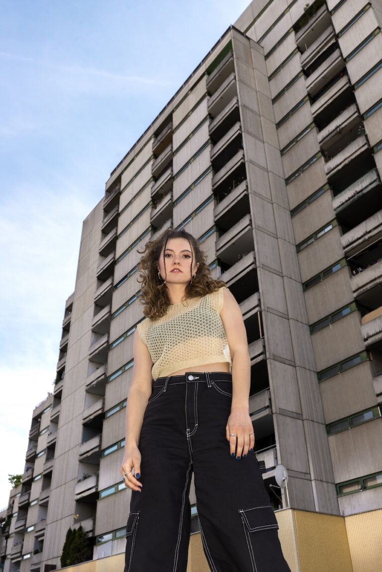 Luana macht dem Leben mit ihrer Single „Kaltes Wasser“ eine klare Ansage