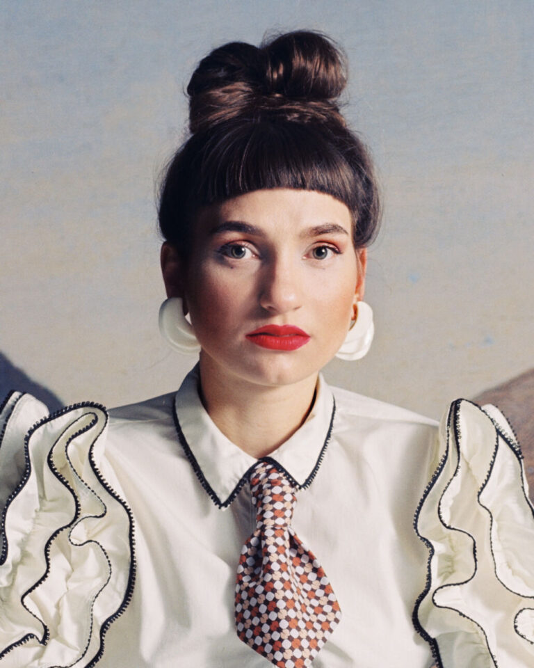 Anna Buchegger kündigt ihr neues Album „Soiz“ an